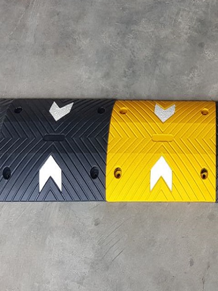 Rubber Speed Hump Heavy Duty 75mm-Middle