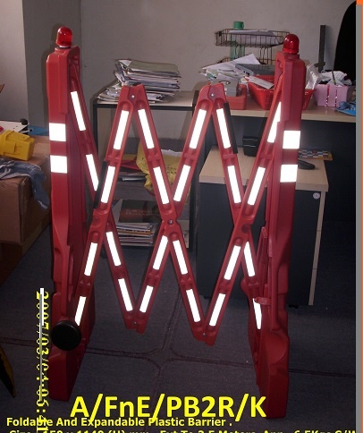 Foldable & Expandable Plastic Barrier Gate Red