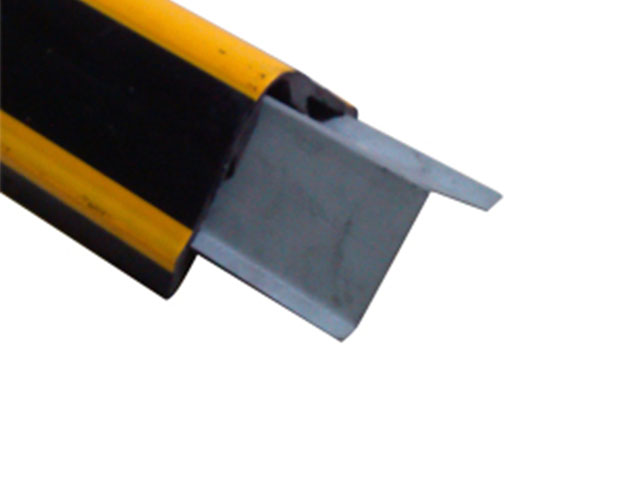 Rubber Wall Corner Guard With Steel Retainer