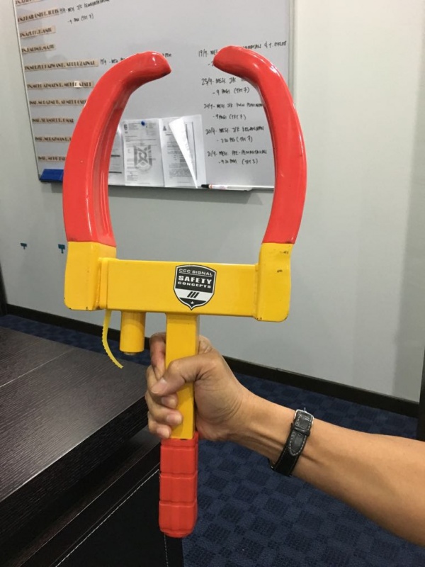 Claw Wheel Clamp