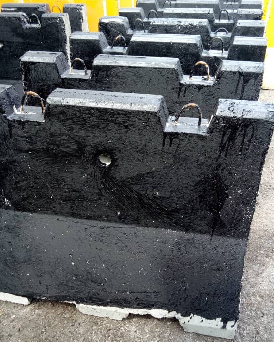 CONCRETE TRAFFIC BARRIER BLACK