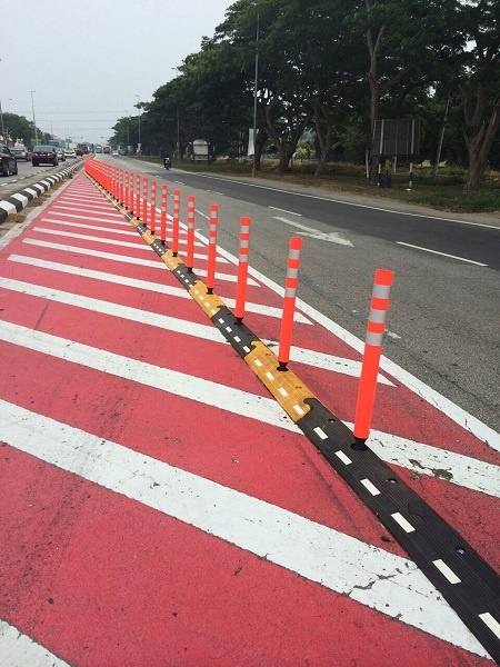 Rubber Lane Block Middle Heavy Duty With Embeded Reflective Tape
