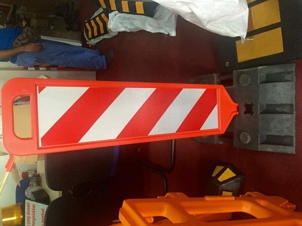 Traffic Vertical Delineator Channelizer Panel With Red White Reflective ...