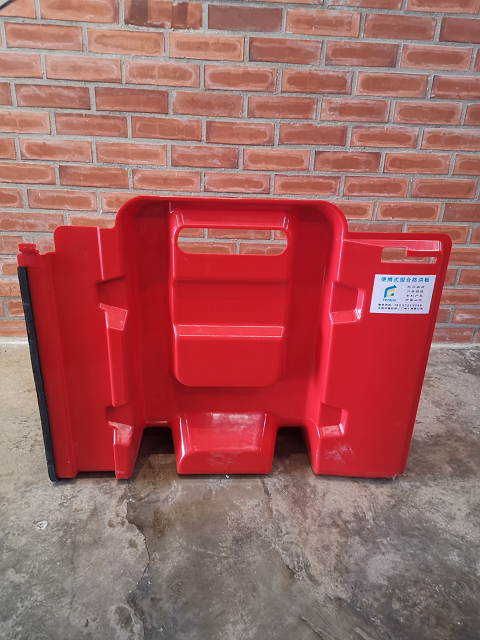 PORTABLE FLOOD PREVENTION BARRIER -COLOR RED.