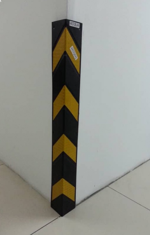 Rubber Wall Corner Protector Guard 800 mm C/W Yellow Reflective Sticker