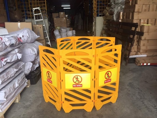 PLASTIC FOLDABLE AND EXPANDABLE SAFETY YELLOW BARRIER GATE 3 PCS IN 1 SET
