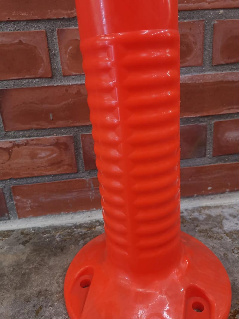 REBOUNDABLE AND FLEXIBLE WARNING POST - PU RED ORANGE COLOUR.