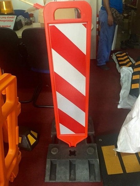 Traffic Vertical Delineator Channelizer Panel With Red White Reflective ...